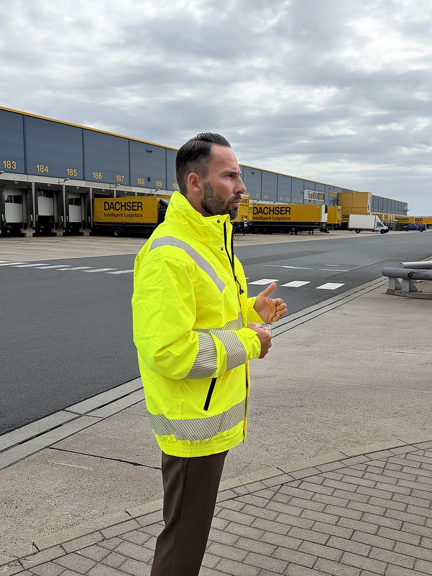 Logistik hautnah erleben: Exkursionen zu Dachser in Nürn-berg-Feucht ...