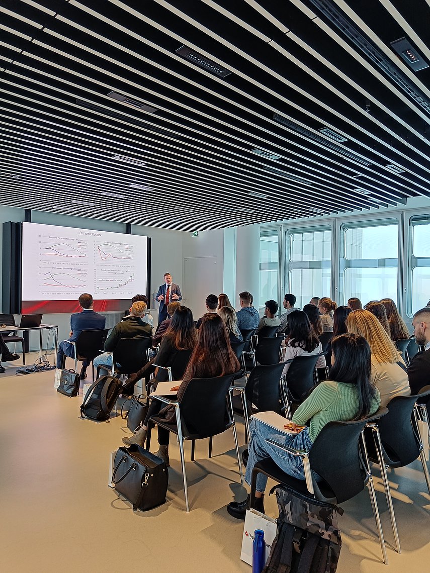 Exkursion zur UniCredit in München mit Prof. Dr. Andreas Weese – Technische Hochschule Nürnberg ...